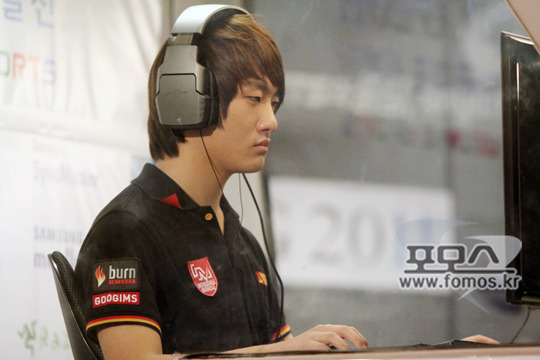 Wcg 스타2 Im 김효종 가볍게 정혜준 꺾고 최종전 진출패자전