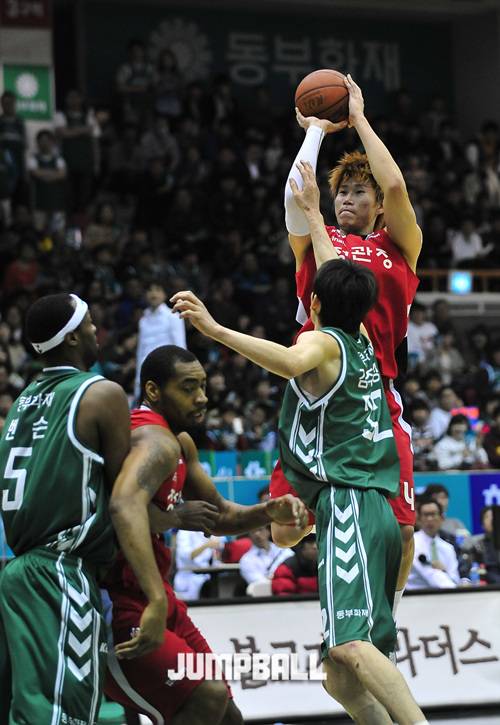 Kbl 오세근 높은 정점에서 슛
