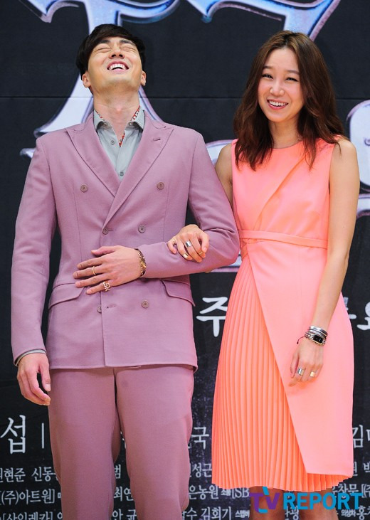 T포토 소지섭 공효진 과도한 스킨쉽에 빵~주군의 태양