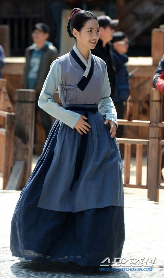 포토 진세연 봄처럼 화사한 미소~