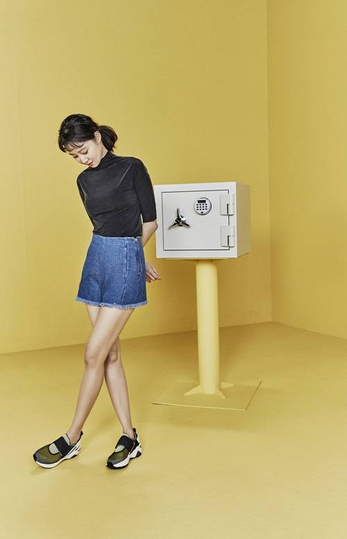 화보is 공효진 근황 포착광고 모델 일하는 중
