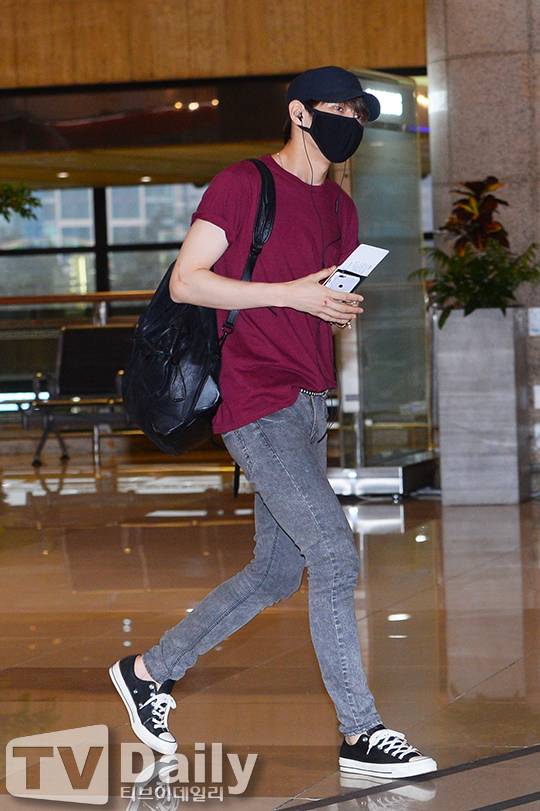Td포토 빅스 레오 모델 뺨치는 기럭지