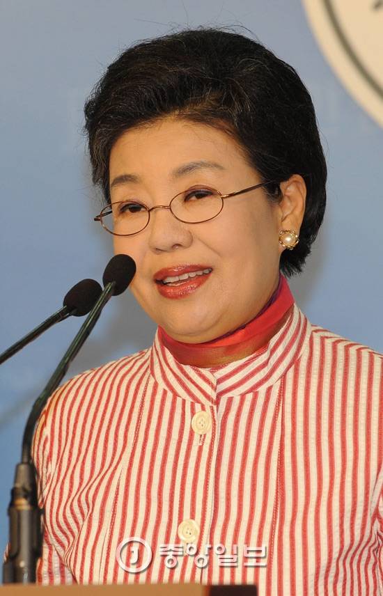 박근령은 누구