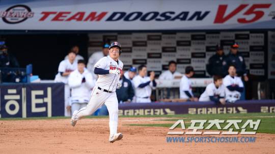 포토 양의지 승리 향해 도망가는 1타점 2루타