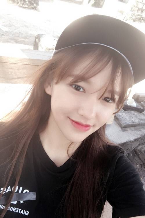 포토 우주소녀 성소 인형미모 자랑하는 셀카 공개