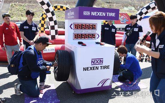 넥센스피드레이싱 나도 타이어 교체 전문가