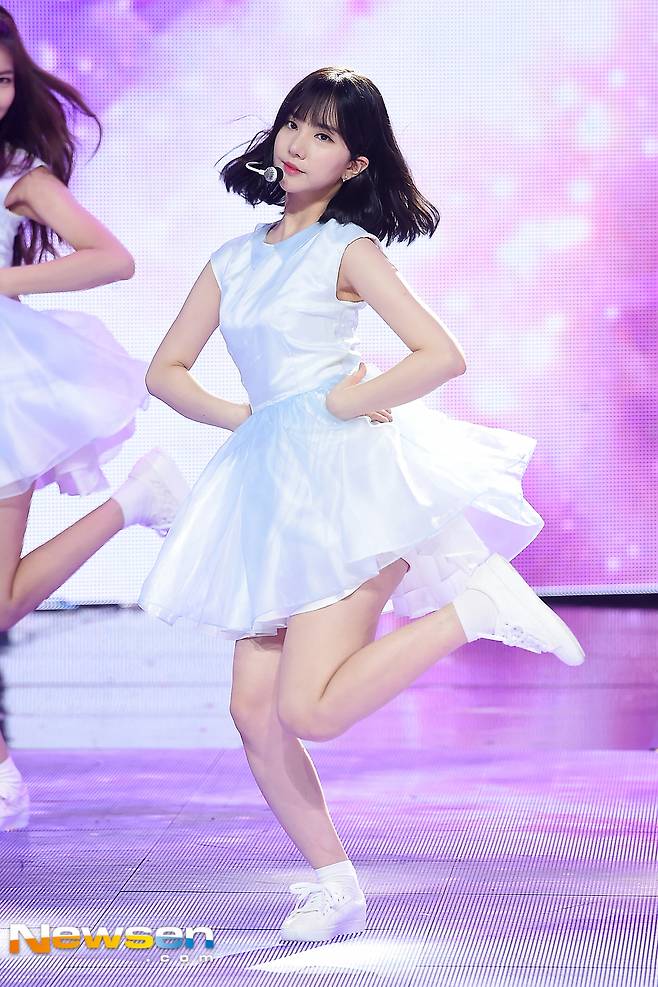 포토엔hd 여자친구 은하 가볍게 폴짝