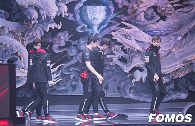 [롤드컵 영상] 선두 SKT를 꺾은 ahq 선수들