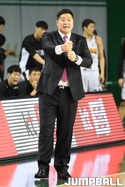 [벤치명암] 연패 탈출한 이상범 감독 "선수들이 자랑스럽다"