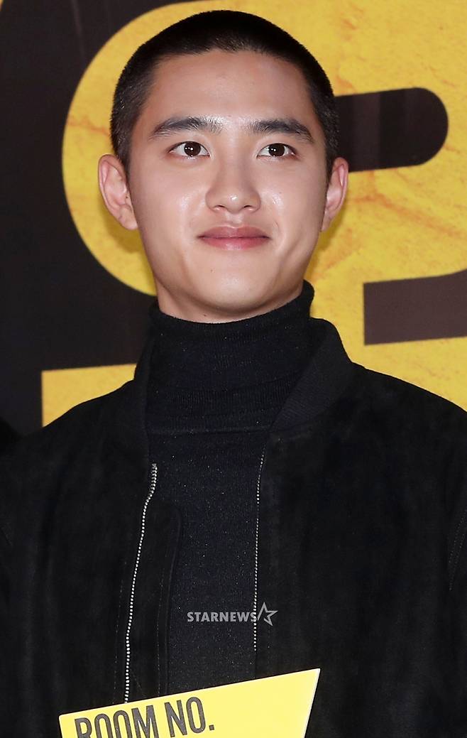 포토 도경수 매력적인 까까머리