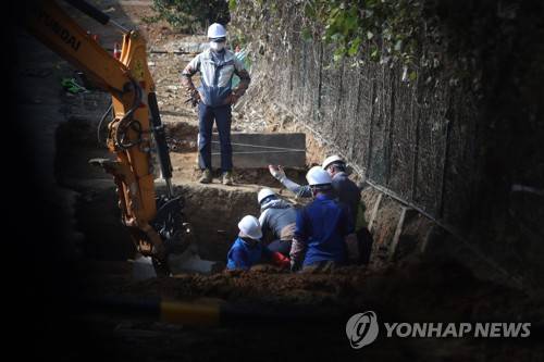 5·18시신 교도소 감시탑 지하에 유기 콘크리트 밀폐