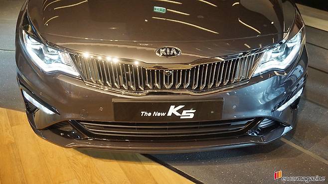 기아차, '더 뉴(The New) K5' 출시 | 엔카매거진