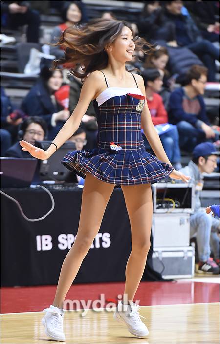 Md포토 치어리더 김다정 한뼘 미니 입고 발랄 응원