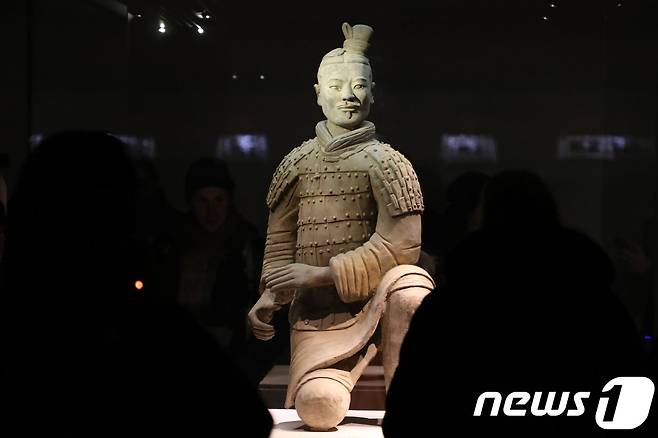 中 진시황 병마용 엄지 잘라간 미국인 엄벌하라
