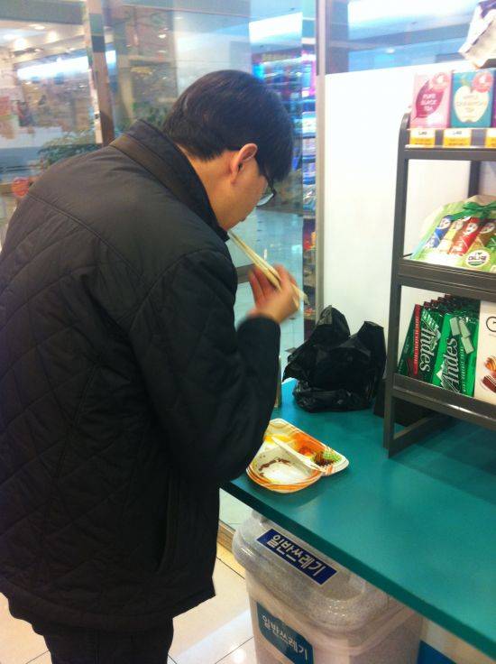 삼각김밥부터 면봉까지 죄다 올랐다 살 떨리는 식품·생활용품 줄인상