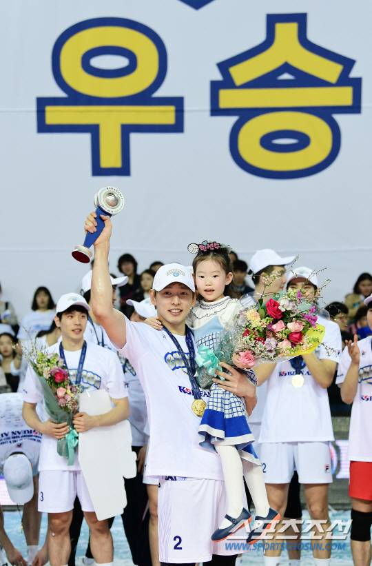 대한항공 우승 2등 꼬리표 뗀 한선수 가장 힘들었지만 이룬 것도 많았다