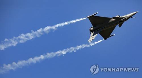 마크롱 시리아 응징 며칠 내로 결정공습 초읽기