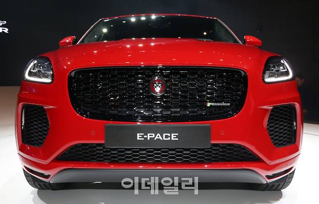 포토 재규어가 그대로 E 페이스