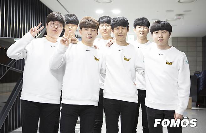 포토 롤챔스 승격에 성공한 그리핀