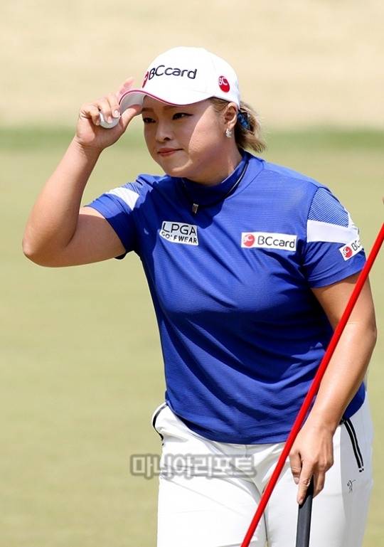 '승부사' 장하나, KLPGA 3R만 8언더파..2타 차 단독 선두 도약