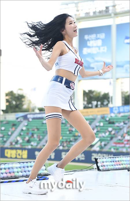 Md화보 일반인 팔보다 얇은 다리치어리더 비현실적 각선미