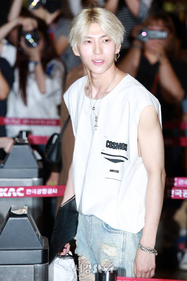 빅스vixx 레오 오래 보고 싶은 섹시함 공항패션