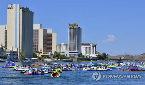 Laughlin Float Trash