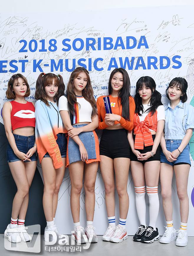 [TD포토] AOA '오랜만에 완전체 컴백에 시상식 참석' (소리바다 어워즈)