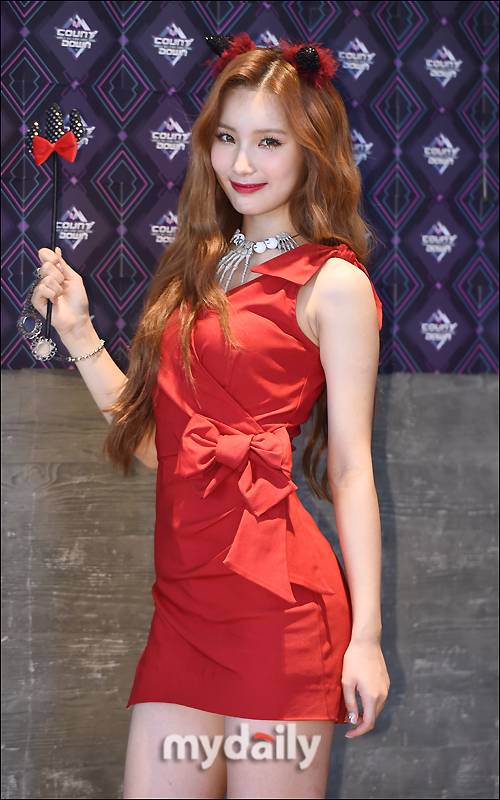 Md화보 포토샵으로 줄인 줄소희 믿기지 않는 개미허리