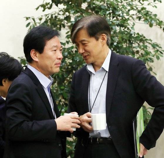 조국 자기정치는 풍문퍼스트 펭귄이 되고자 할 뿐