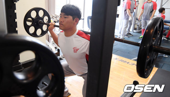 마무리캠프 열심히 노력하는 하재훈 사진