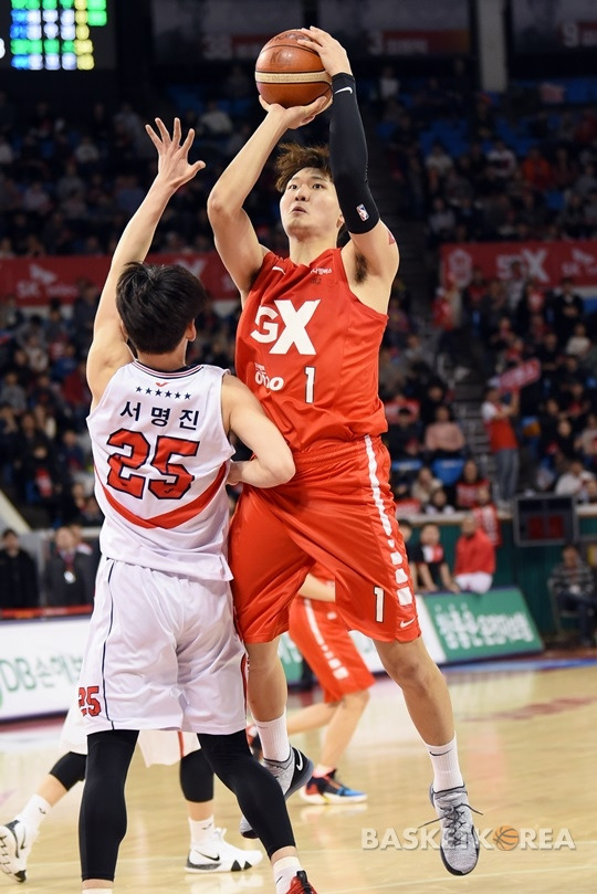 Bk포토 Sk 안영준 오로지 림만을 보고