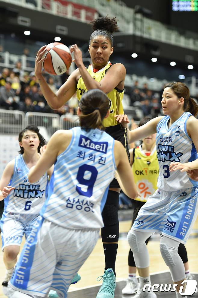 '단타스 더블더블' OK저축은행, 삼성생명전 시즌 첫 승