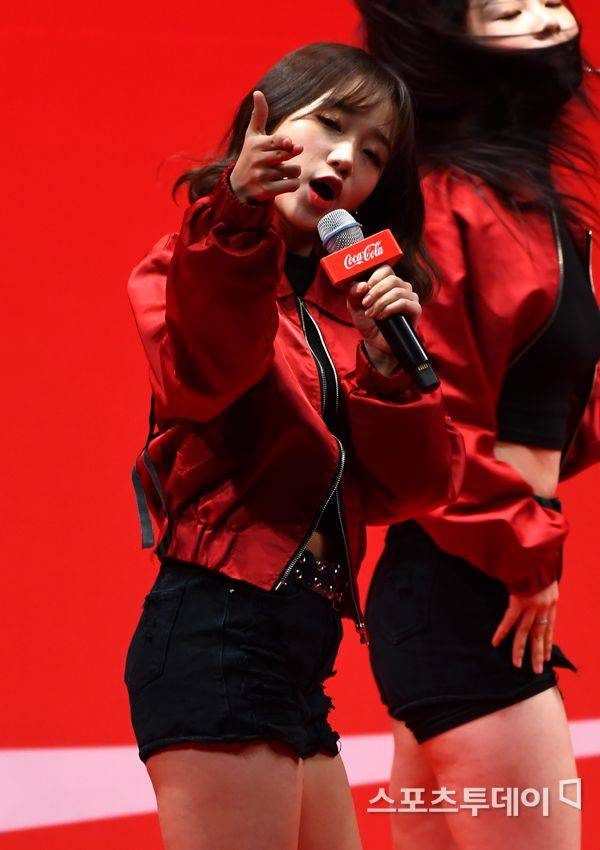 St포토 위키미키 최유정 무대는 나의 것
