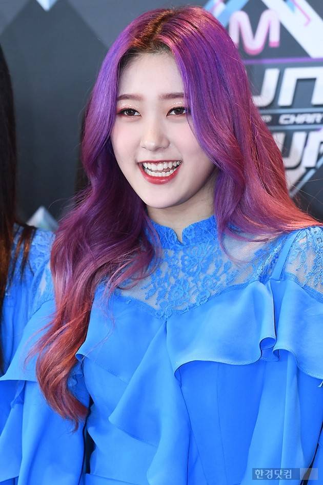 포토 이달의 소녀 최리 귀여운 미소~