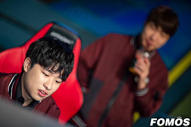 포토 Gsl 결승 준비하는 조성주 누가 뒤에서 지켜보는 거 같은데