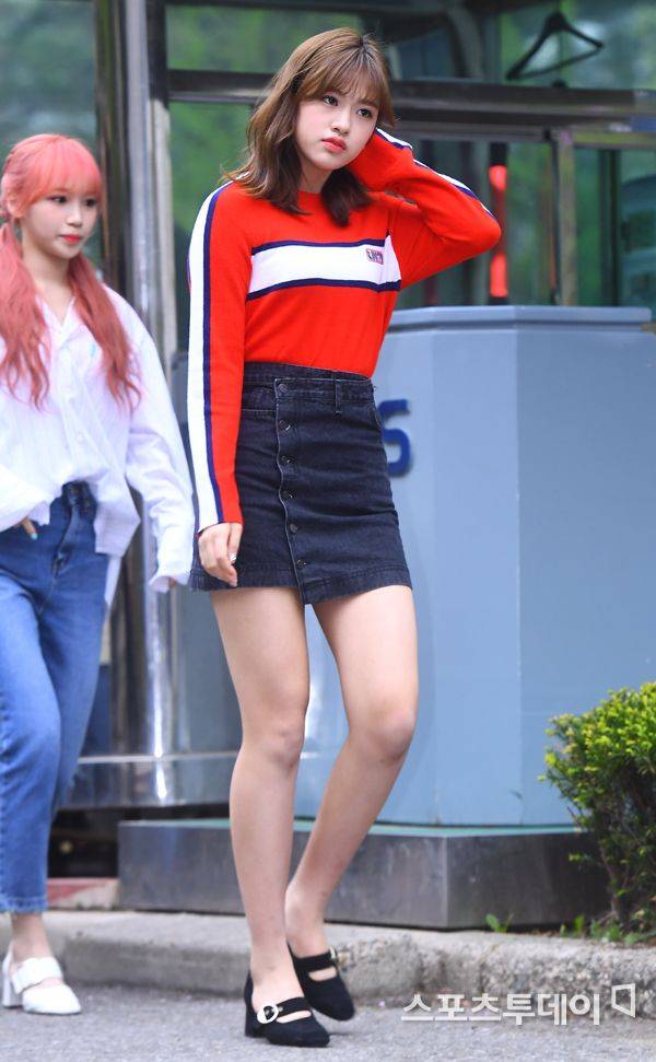 St포토 아이즈원 안유진 각선미가 포인트