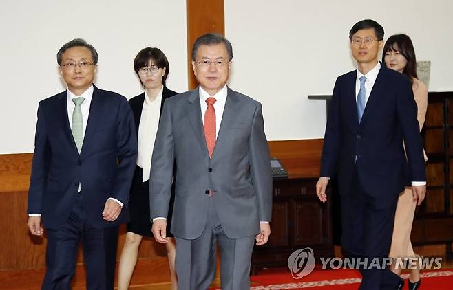 문 대통령 문형배 이미선 헌법재판관과 함께