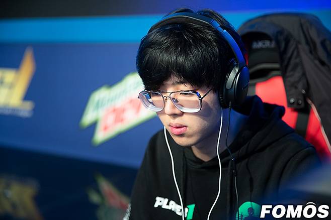 Gsl 원이삭 최종전에서 김도욱 꺾고 복귀 후 첫 16강 진출종합