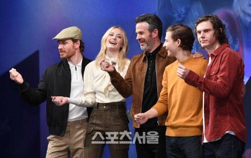 엑스맨 다크피닉스 소피 터너 진 그레이役 위해 조현병 연구
