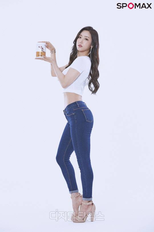 머슬마니아 윤다연-정유승-정채아, 식사대용 쉐이크 '큐밀'모델 발탁