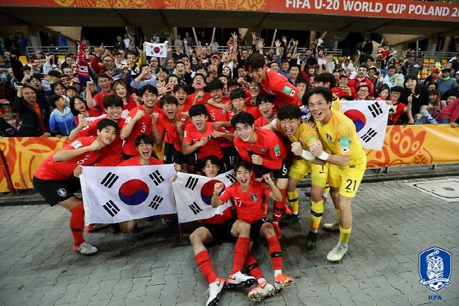 붉은악마가 뛴다정정용호 빨간 유니폼 입고 우승 도전 U 20 월드컵 결승전