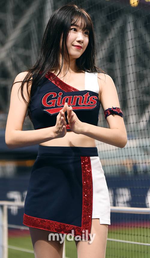 [md화보] 복스럽게 살 올랐네 치어리더 안지현 삐져나온 애교 뱃살