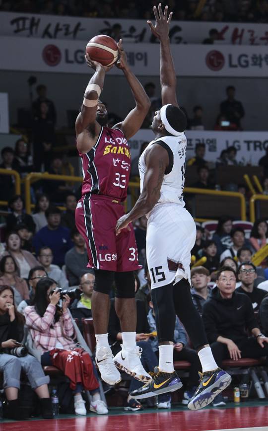 [BK Review] '해리스와 시너지 효과' LG, KGC 꺾고 3연패 탈출