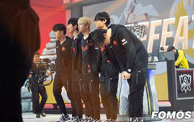 롤드컵 펀플러스 Ig에 2대1 리드결승에 단 한 세트 남겨