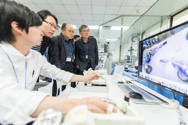 AI 에어컨 · 내시경 로봇 등 올해의 10대 기계기술 선정