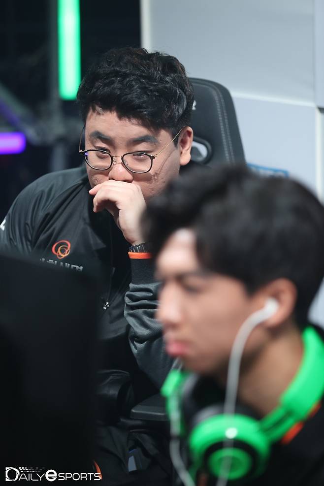 포토 한화생명 이은택 스피드전 코치 포스 뿜뿜