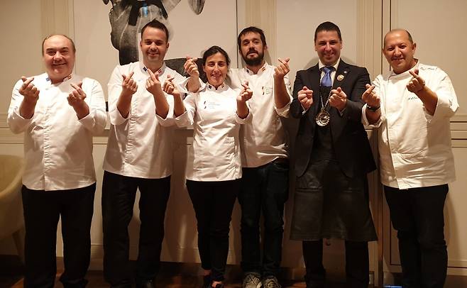 [Diplomatic circuit] Leading Spanish chefs, sommelier offer a glimpse ...