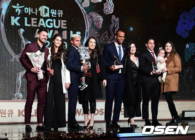 세징야 완델손 주니오 호물로 가족과 함께 사진