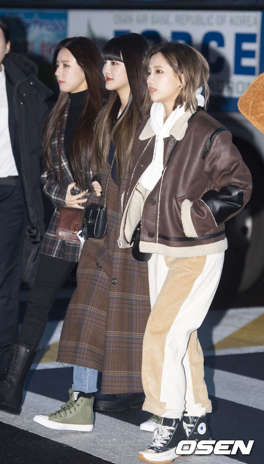 공항패션 선보이는 여자아이들 미연 민니 소연 사진